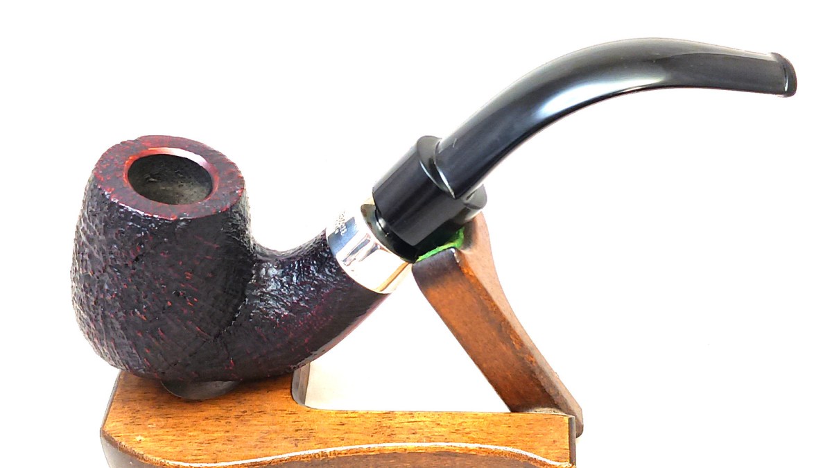 Crafting an Ebonite Fishtail Stem for a Peterson House Pipe